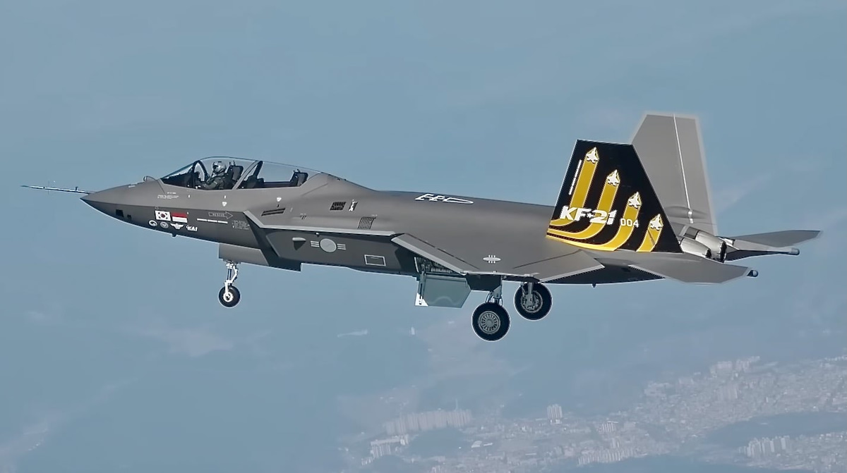 South Korean Industry Flies First Two-seat KF-21 Boramae Fighter ...