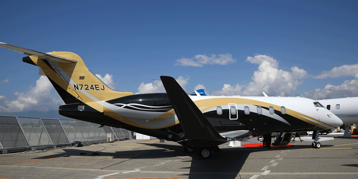 Bombardier's Challenger 3500 Lands at EBACE | Aviation International News