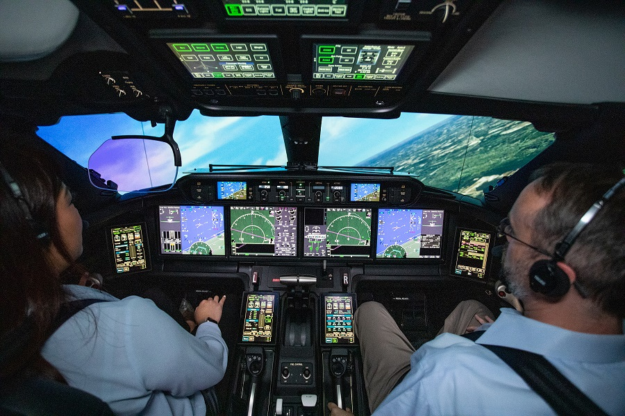 Flight Simulation Pioneers Come Together | Aviation International News