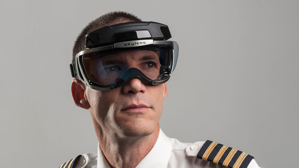 Elbit’s ClearVision Enhanced Vision System and SkyLens Wearable HUD | Aviation International News