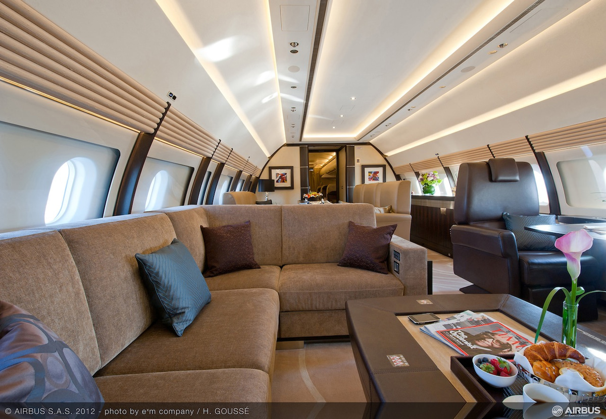 First Time in Singapore for Airbus ACJ318 | Aviation International News