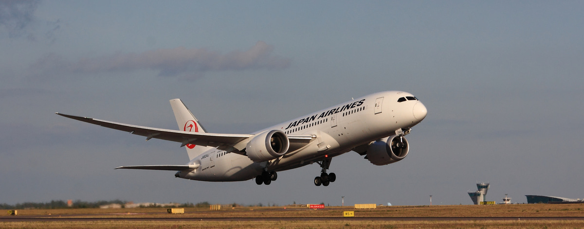 NTSB Cites Deficient Safety Assessment by Boeing in 787 Fire | Aviation ...