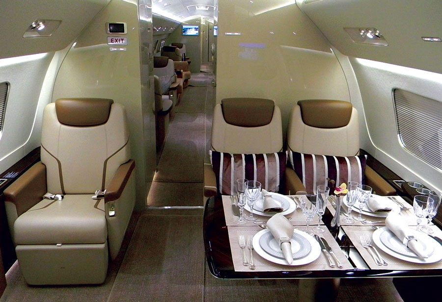 Embraer Unveils New Lineage 1000E Flagship Jet | Aviation International ...