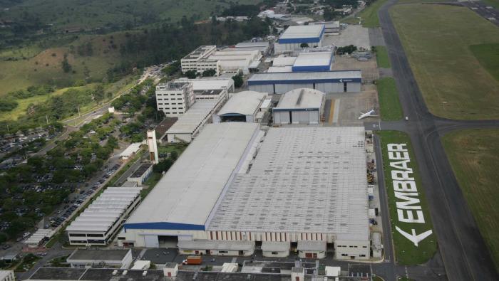 Embraer Rolls Out First E195-E2, Brazil's Largest Aircraft | Aviation ...