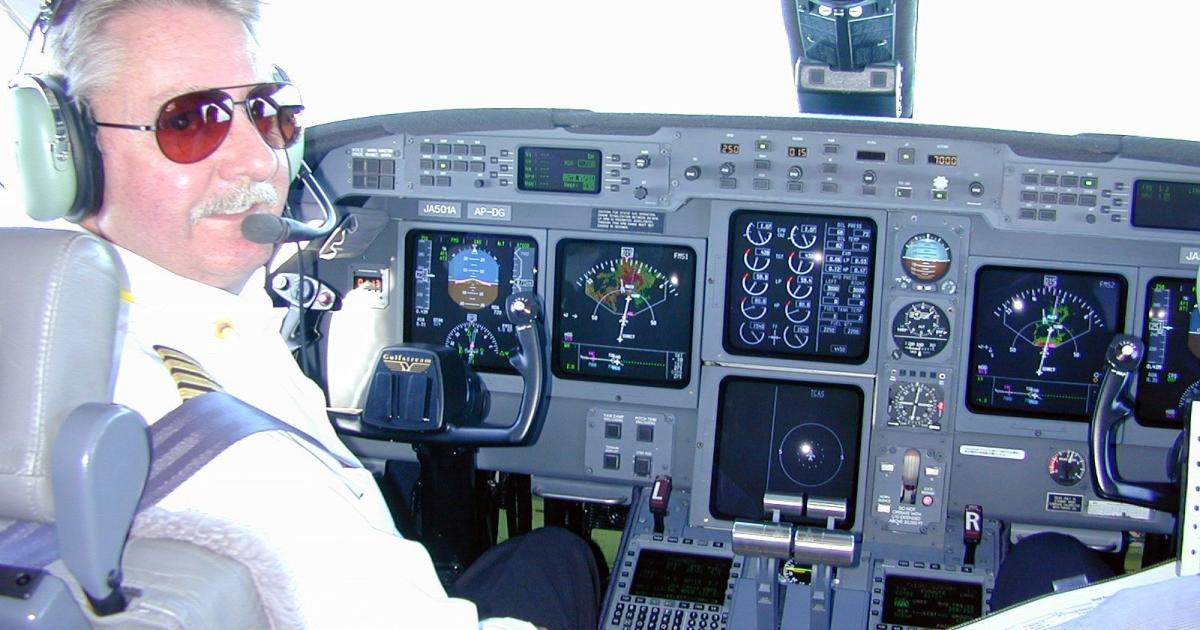 Contract Pilot Champion Jeff Beck Flies West | Aviation International News