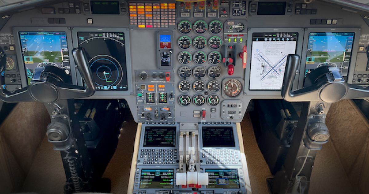 Universal's InSight Avionics Available for Falcon 900B | Aviation ...